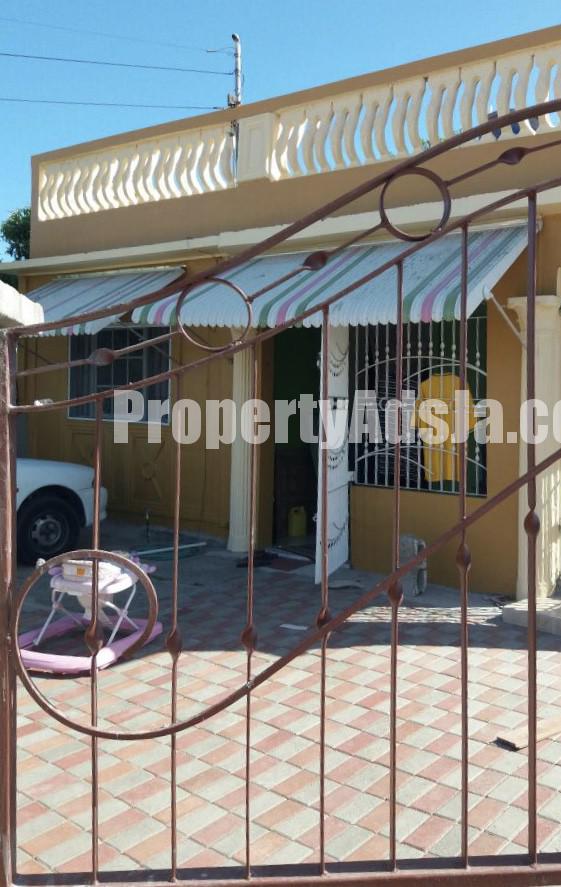 Flat For Rent in Portmore Pines, St. Catherine Jamaica | PropertyAdsJa.com