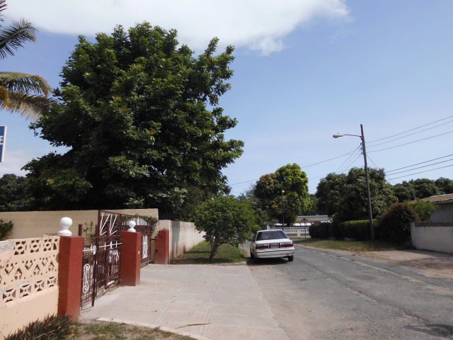 Apartment For Sale in Molynes Road, Kingston / St. Andrew Jamaica ...