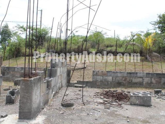 House For Sale in Ewarton, St. Catherine Jamaica | PropertyAdsJa.com