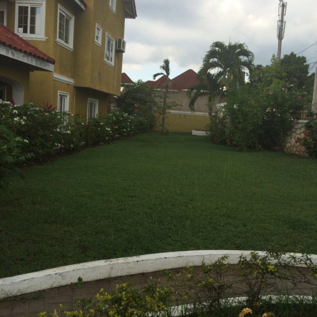 Townhouse For Rent in GRAHAM HEIGHTS KINGSTON 6, Kingston / St. Andrew ...