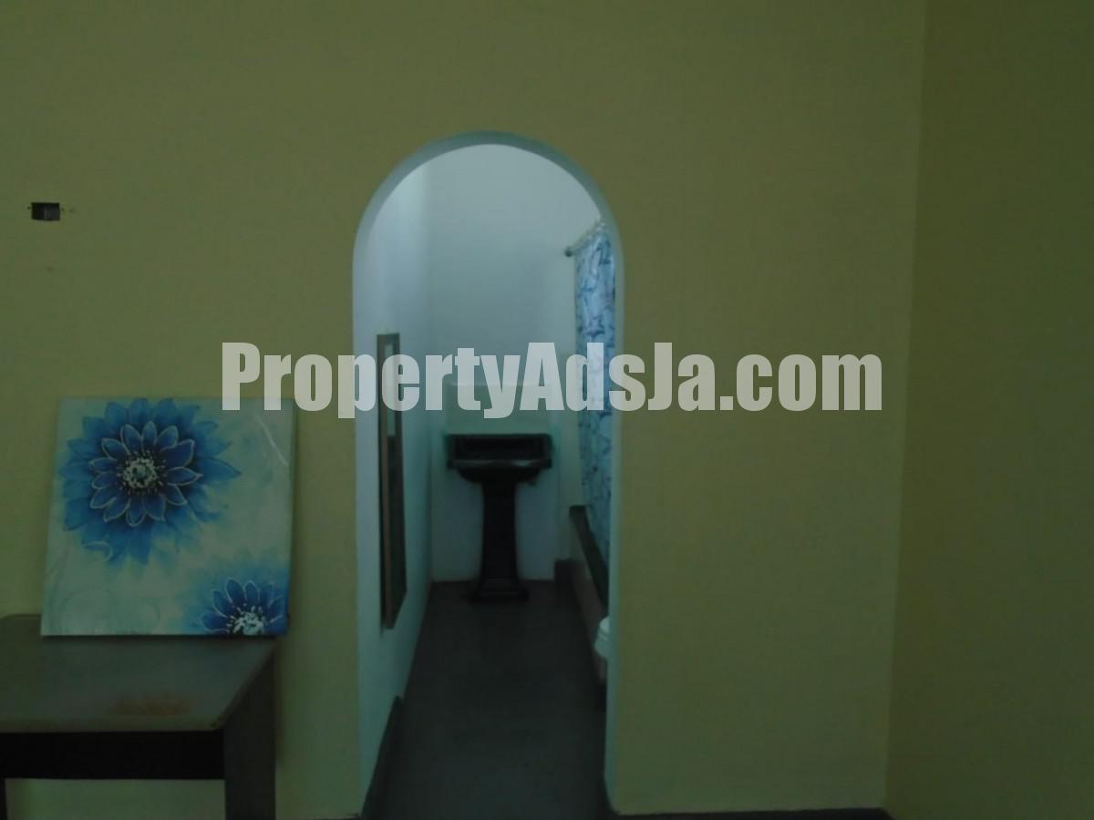 Flat For Rent in Hope Road, Kingston / St. Andrew Jamaica | PropertyAdsJa.com