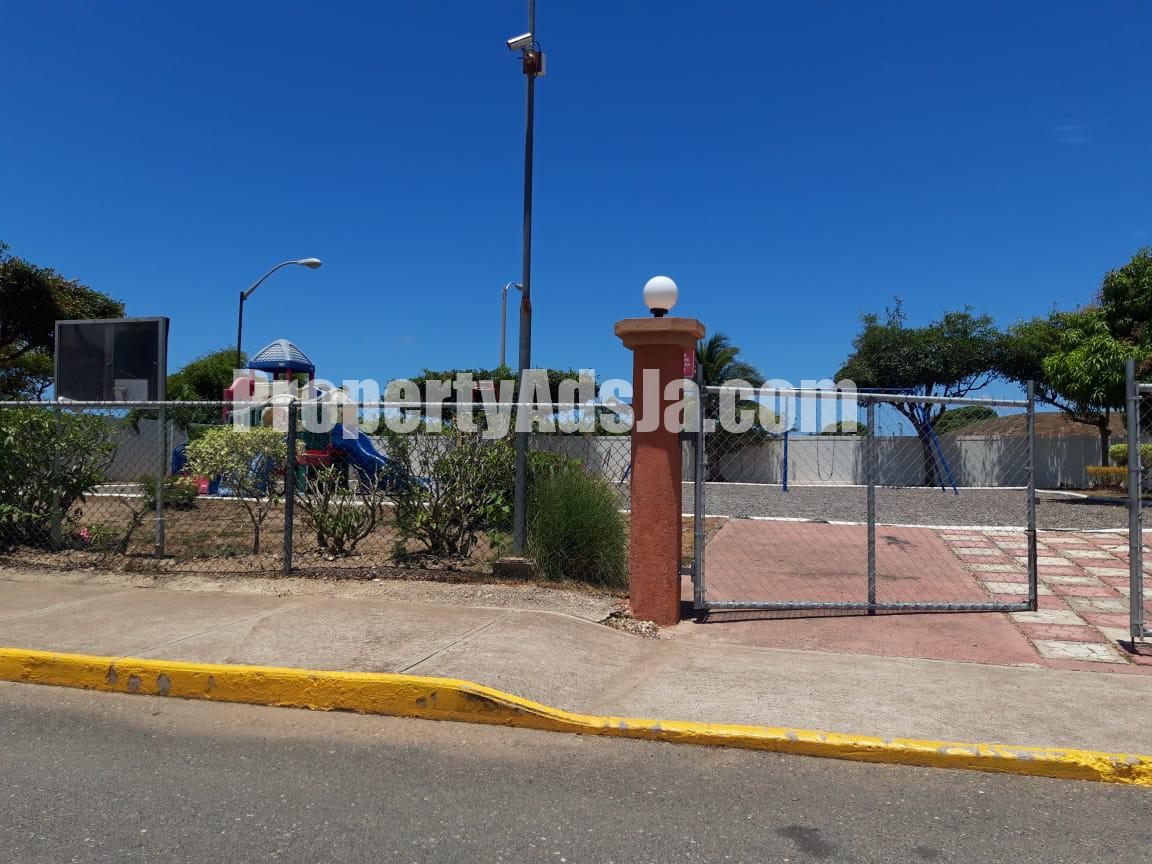 Townhouse For Rent in Portmore Caribbean Estate, St. Catherine Jamaica ...