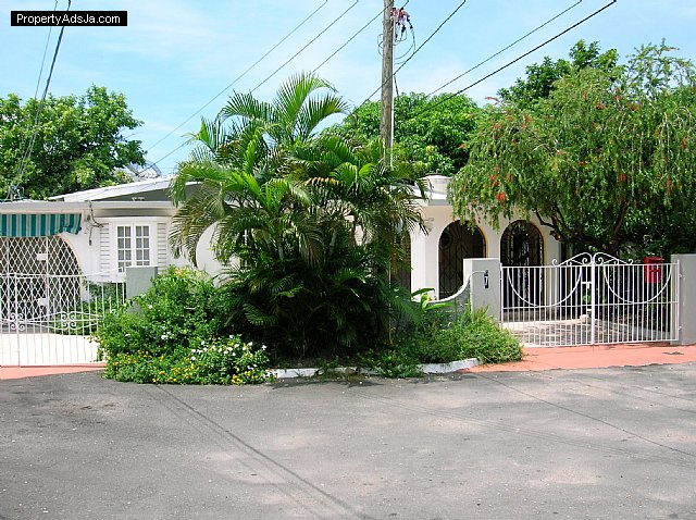 Resort/vacation property For Rent in Constant Spring Gardens, Kingston ...