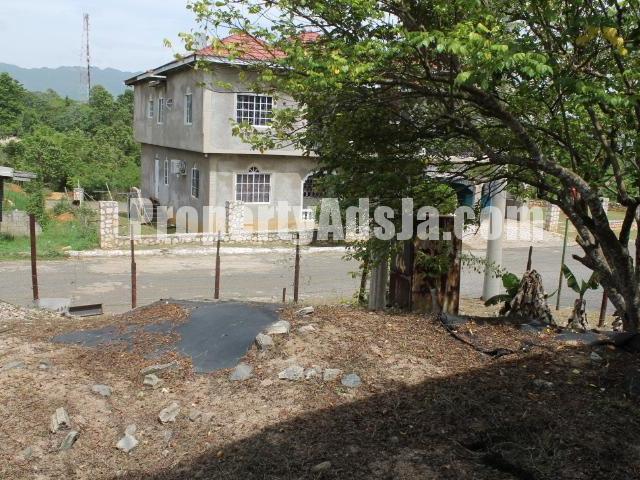 House For Sale in Ewarton, St. Catherine Jamaica | PropertyAdsJa.com