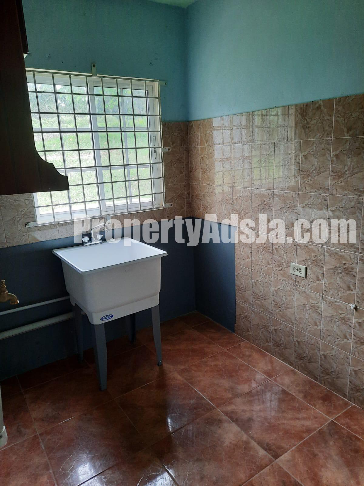 Apartment For Rent in Santa Cruz, St. Elizabeth Jamaica | PropertyAdsJa.com