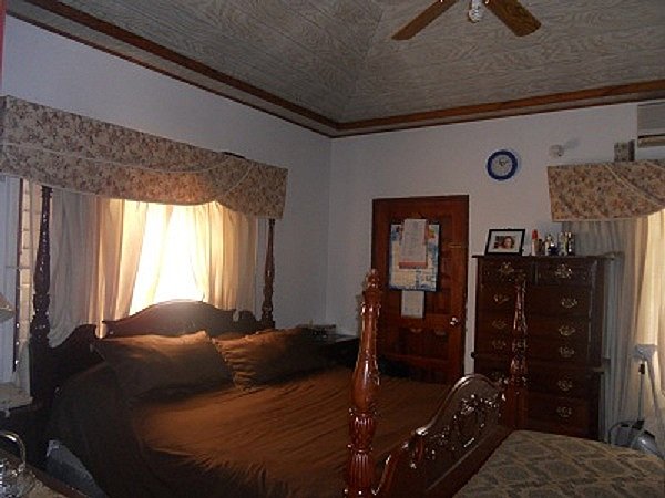 House For Sale in Brumalia, Manchester Jamaica | PropertyAdsJa.com