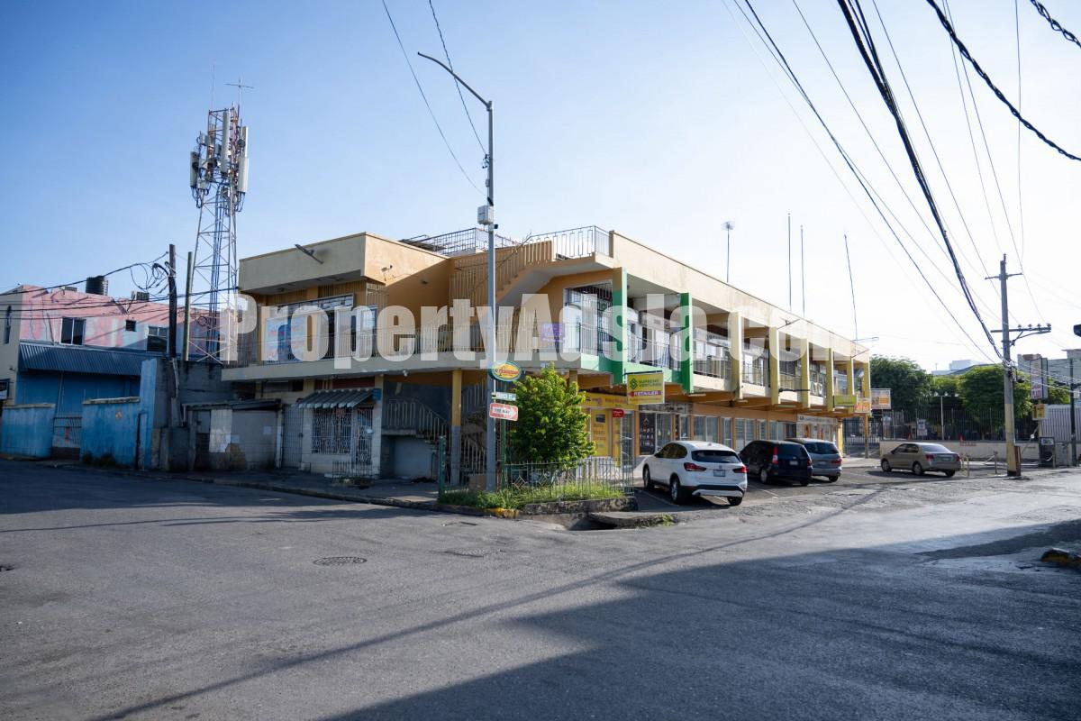 Commercial building For Rent in The New Sunshine Plaza, St. James ...
