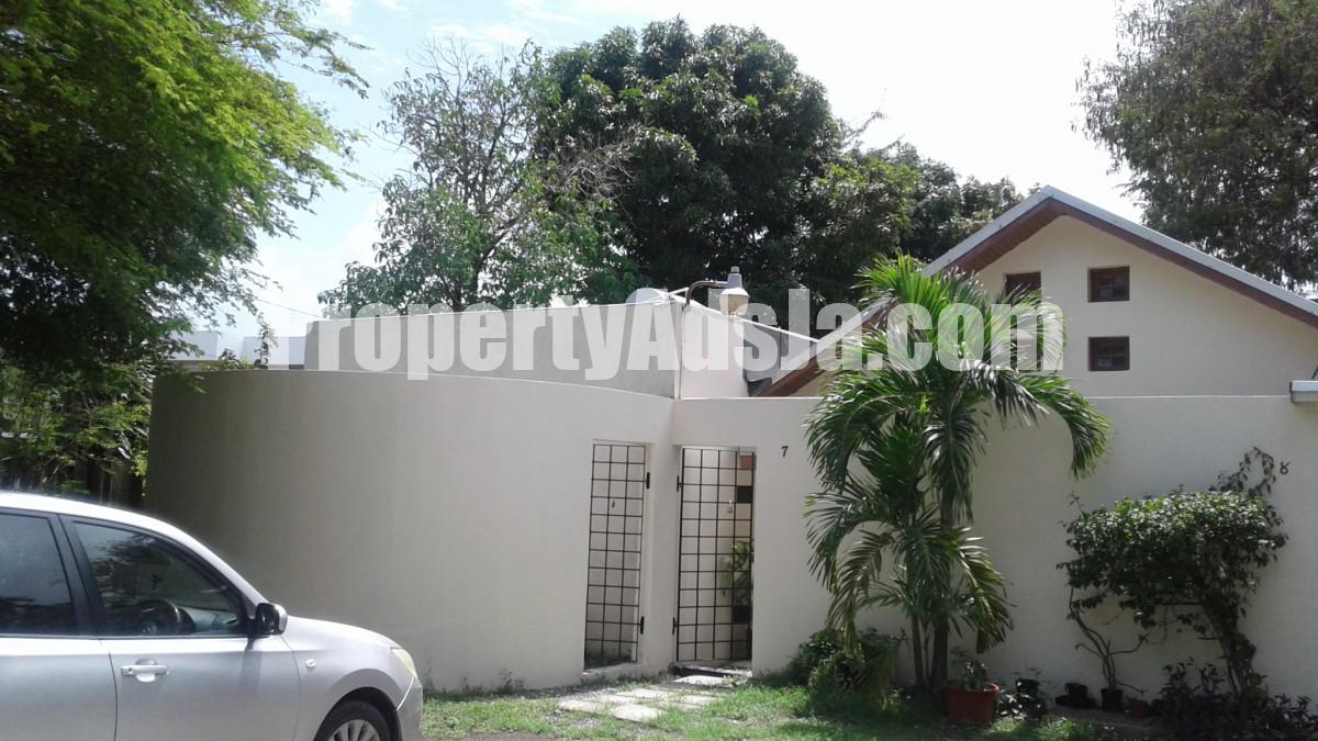 Commercial building For Rent in Half Way Tree, Kingston / St. Andrew ...