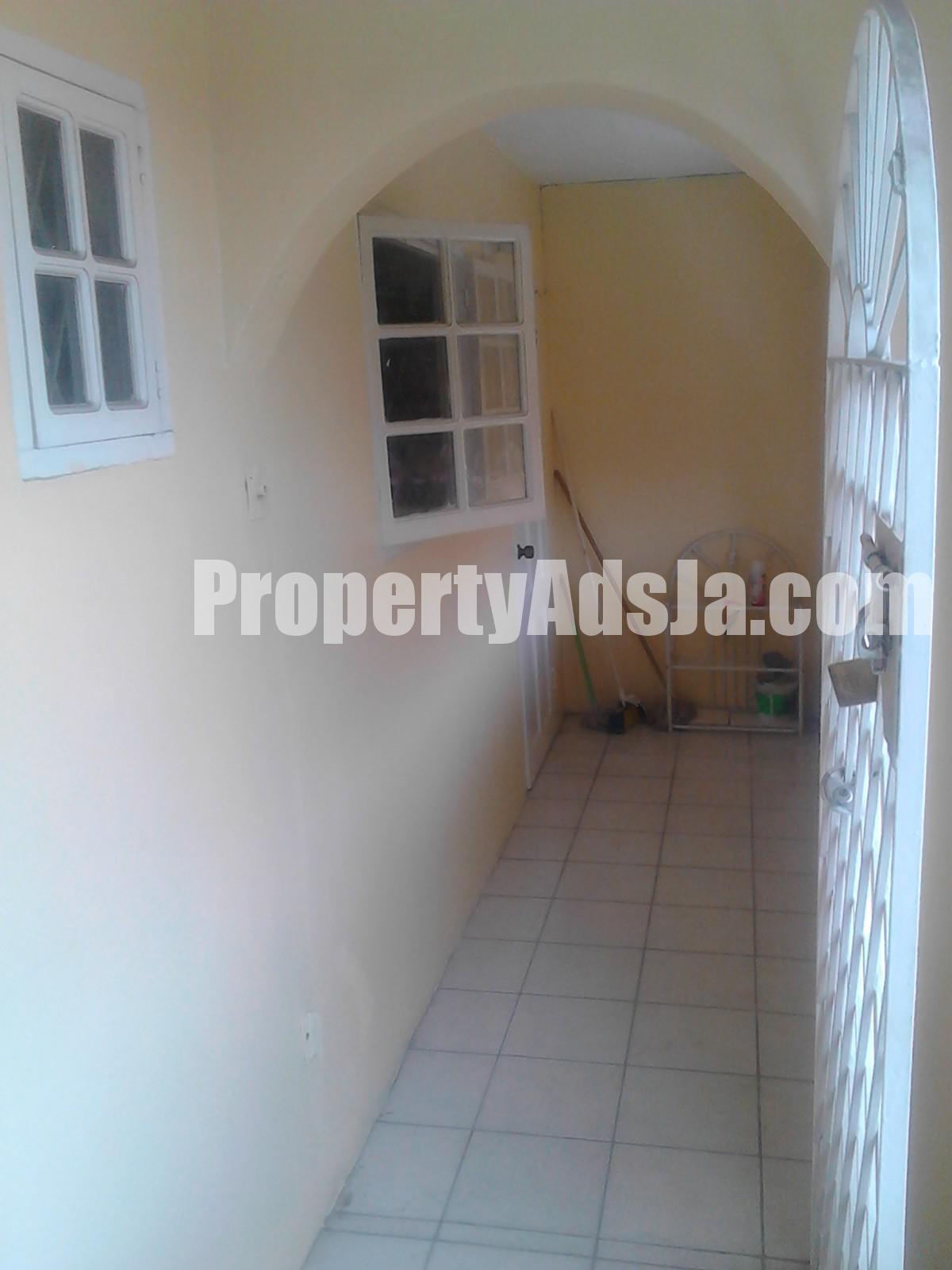Apartment For Rent in Off Constant Spring Rd Kgn, Kingston / St. Andrew ...