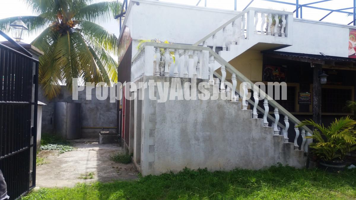 Commercial building For Sale in Bog Walk, St. Catherine Jamaica ...