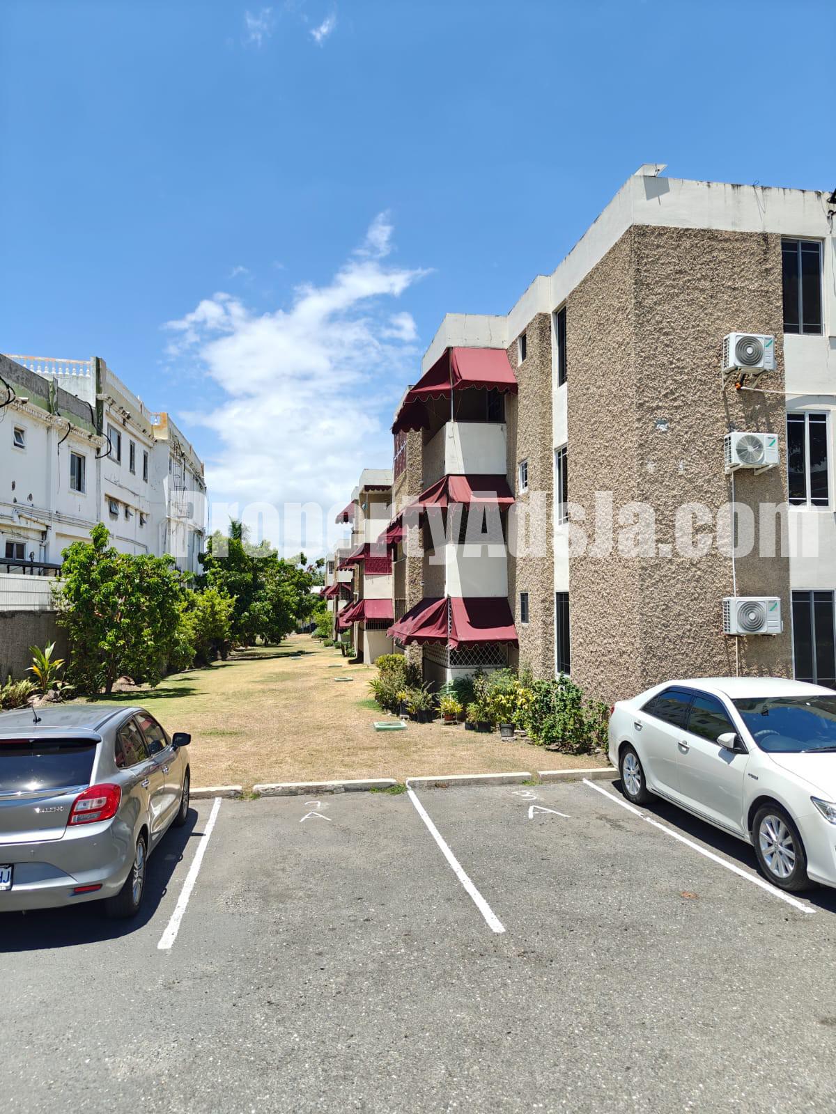 Apartment For Rent in Constant Spring Road, Kingston / St. Andrew ...