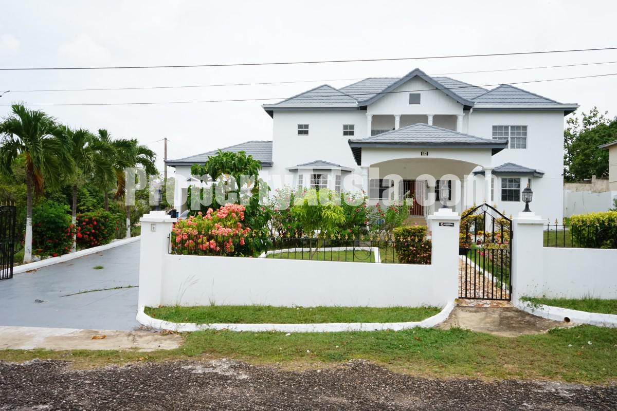 House For Sale in Santa Cruz, St. Elizabeth Jamaica | PropertyAdsJa.com