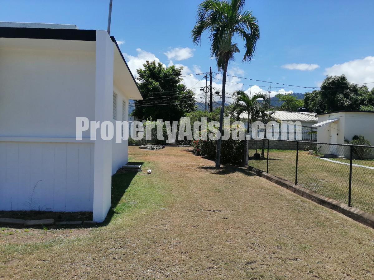 House For Rent in Mona, Kingston / St. Andrew Jamaica | PropertyAdsJa.com