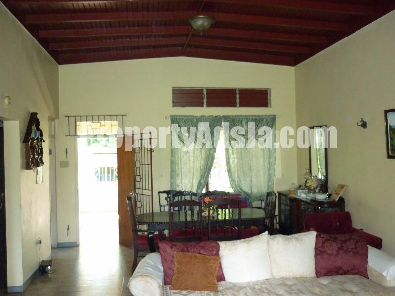 House For Sale in Ewarton, St. Catherine Jamaica | PropertyAdsJa.com