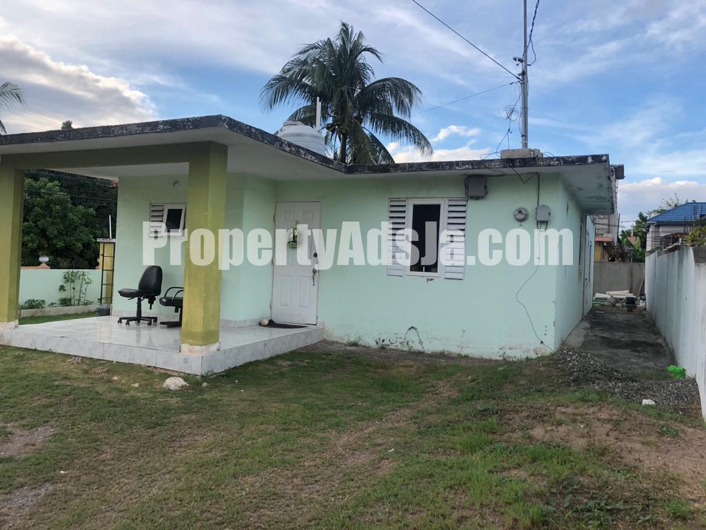 House For Sale in Eltham Acres, St. Catherine Jamaica | PropertyAdsJa.com