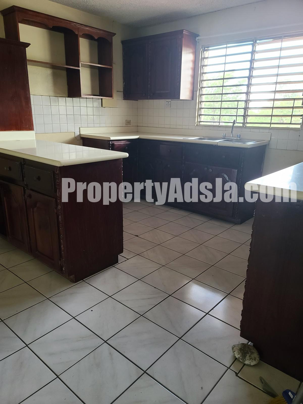 Apartment For Rent in Hope Road, Kingston / St. Andrew Jamaica | PropertyAdsJa.com
