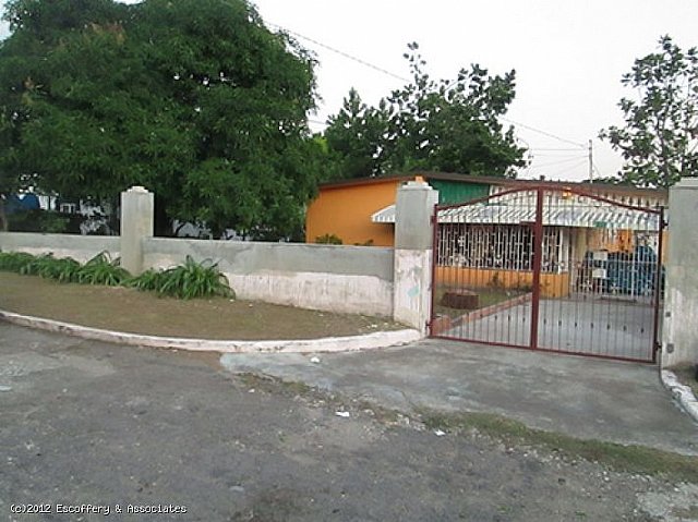 House For Sale in Pricesmart area, Kingston / St. Andrew Jamaica ...
