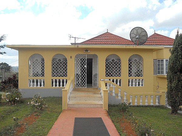 House For Sale in Brumalia, Manchester Jamaica | PropertyAdsJa.com