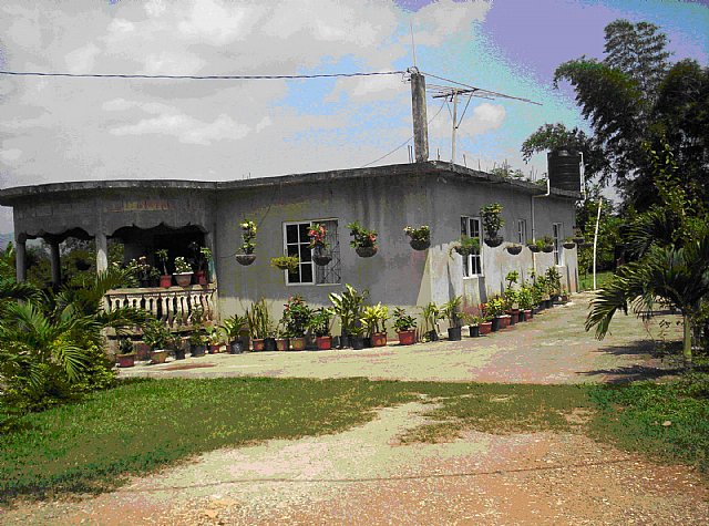 House For Sale in Linstead, St. Catherine Jamaica | PropertyAdsJa.com