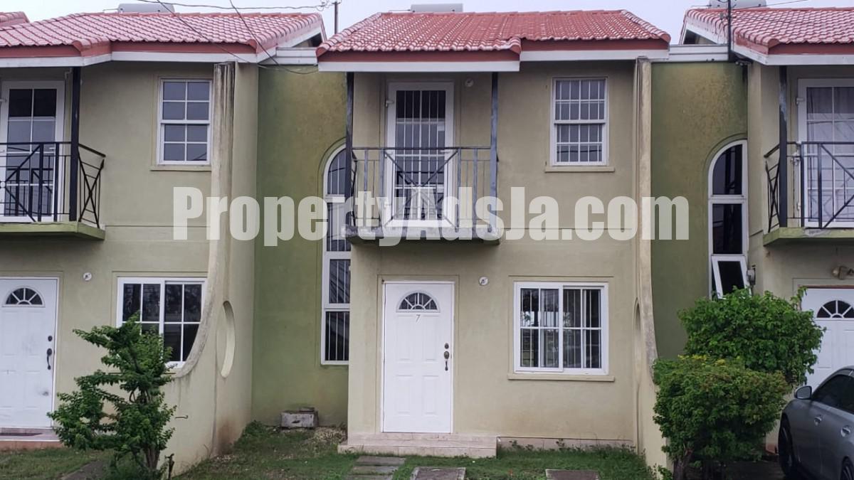 Townhouse For Rent in Portmore Country Club, St. Catherine Jamaica ...