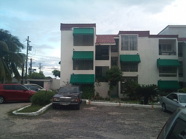 Apartment For Rent in Constant Spring Road, Kingston / St. Andrew ...