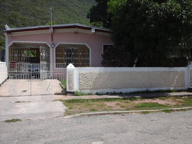 House For Sale in Duhaney Park, Kingston / St. Andrew Jamaica ...