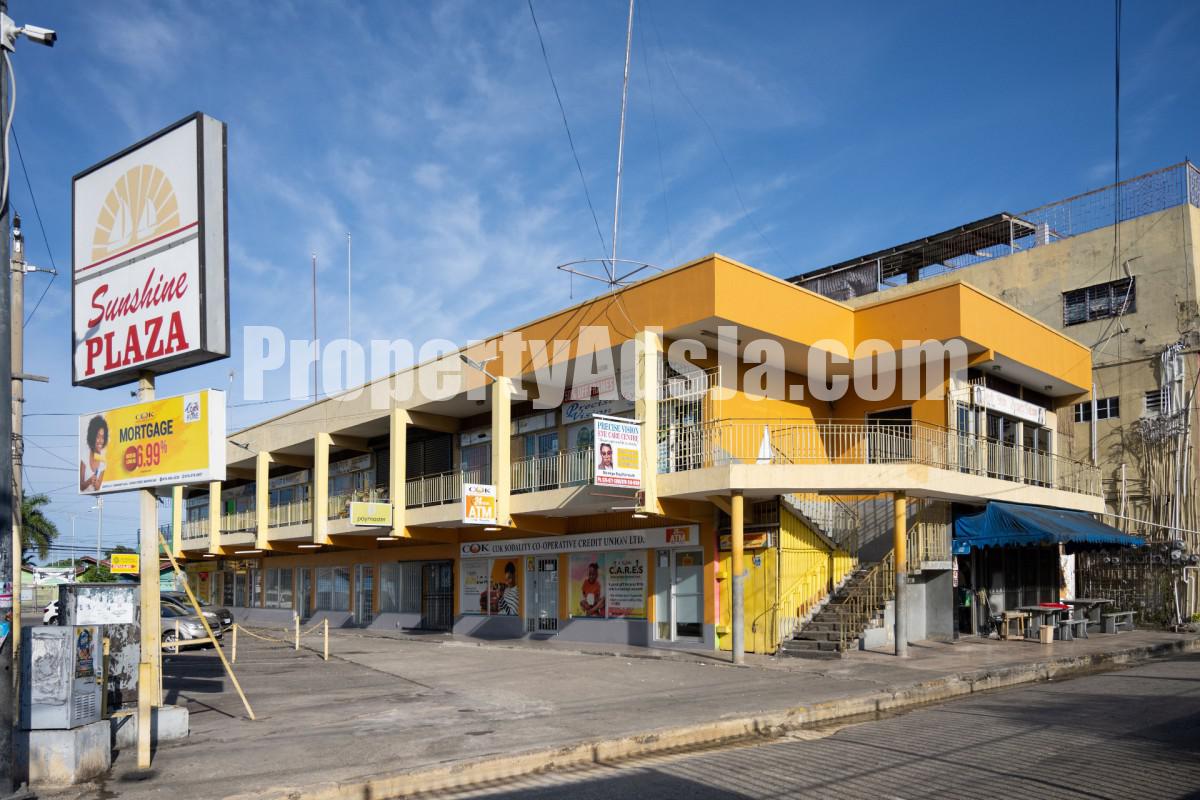 Commercial building For Rent in The New Sunshine Plaza, St. James ...