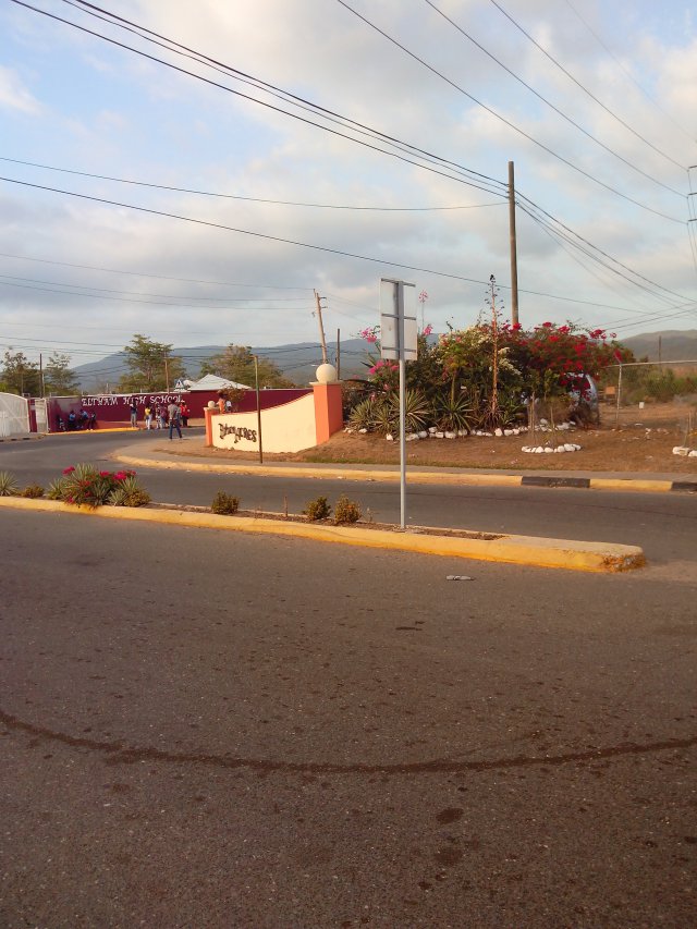 House For Sale in Eltham Acres, St. Catherine Jamaica | PropertyAdsJa.com