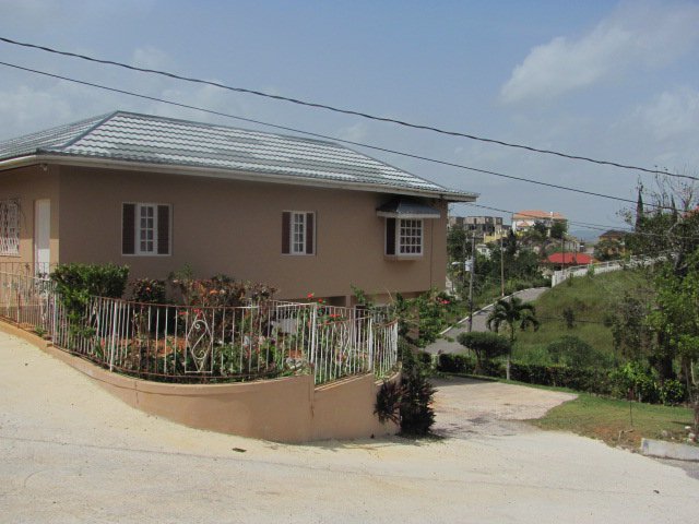 House For Sale in Brumalia, Manchester Jamaica | PropertyAdsJa.com