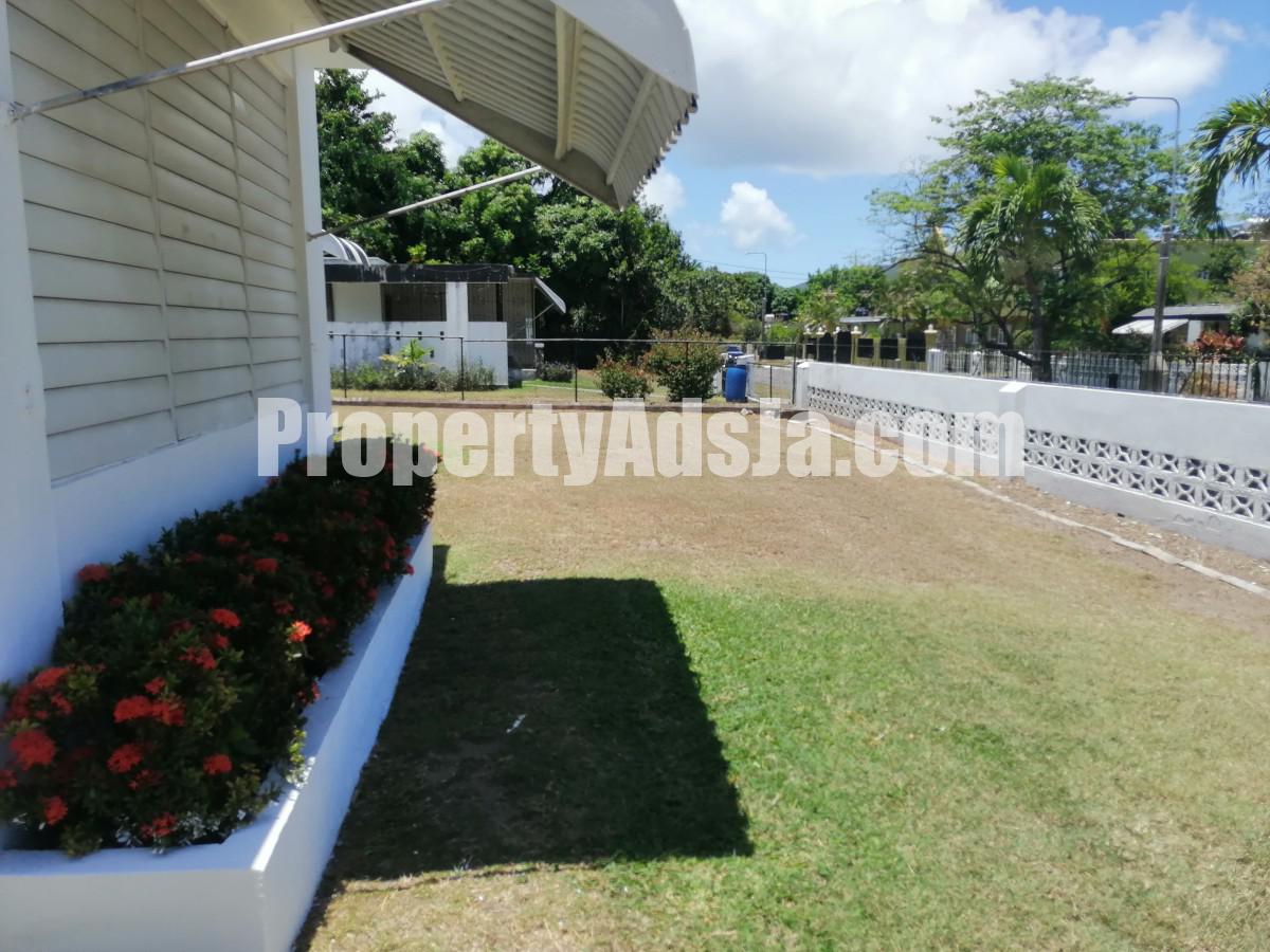 House For Rent in Mona, Kingston / St. Andrew Jamaica | PropertyAdsJa.com