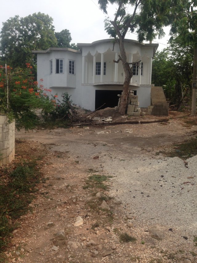 House For Sale in Barrett Hall, St. James Jamaica | PropertyAdsJa.com