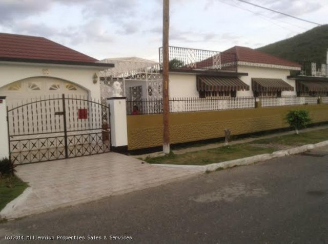 House For Sale in Portmore, St. Catherine Jamaica | PropertyAdsJa.com