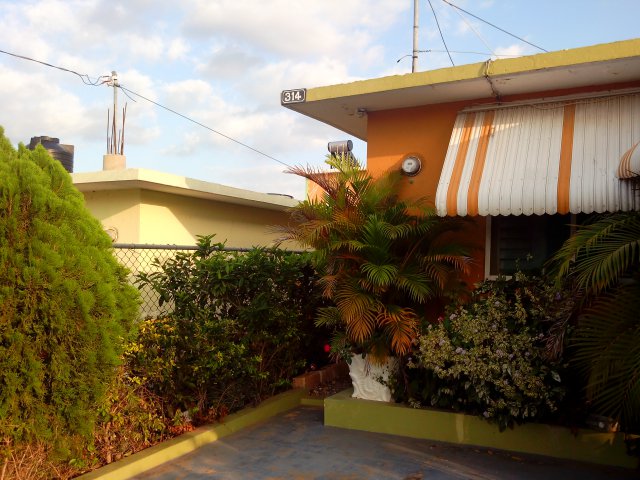 House For Sale in Eltham Acres, St. Catherine Jamaica | PropertyAdsJa.com