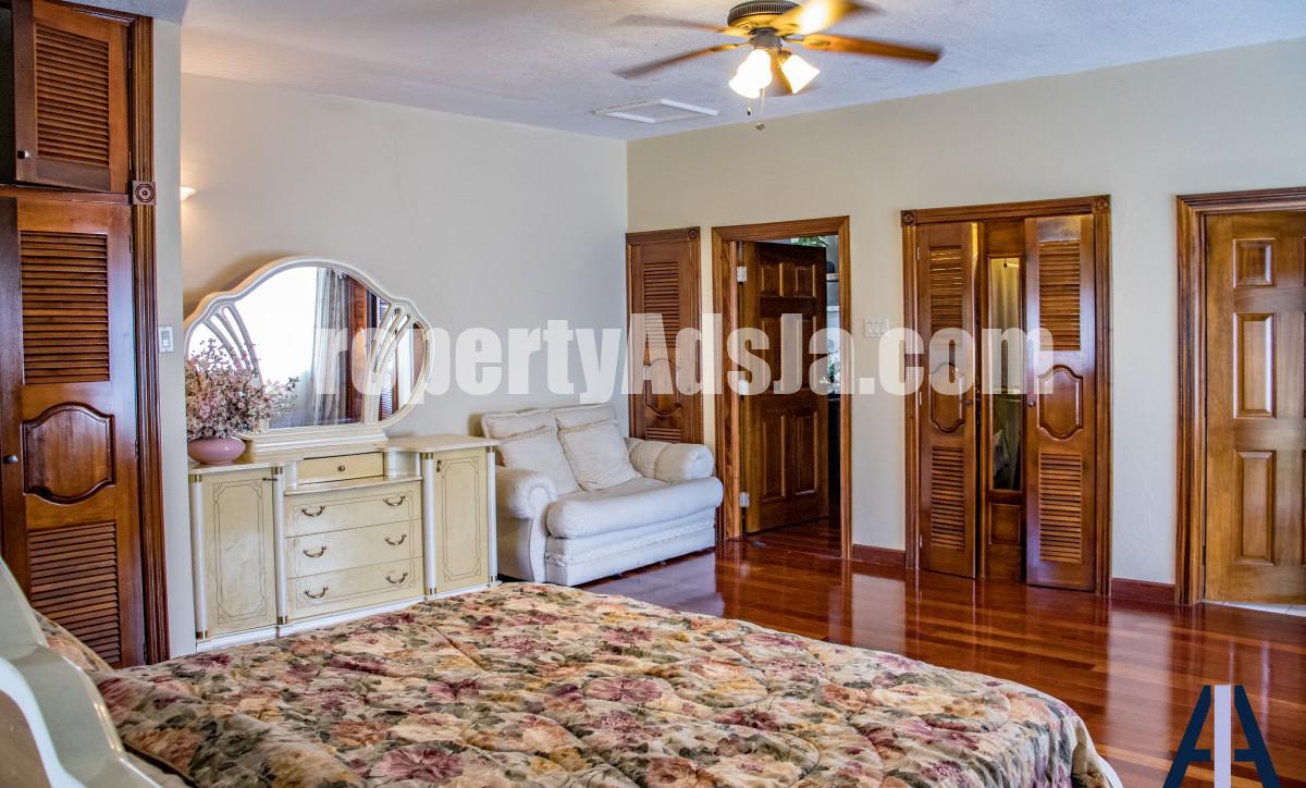 House For Sale in Mount Nelson, Manchester Jamaica | PropertyAdsJa.com