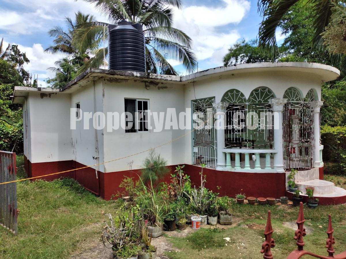 House For Sale in Linstead, St. Catherine Jamaica | PropertyAdsJa.com
