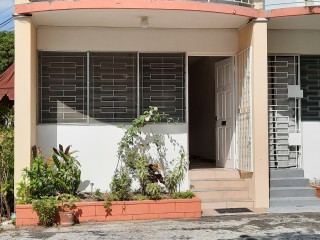 Apartment For Rent in Hope Road, Kingston / St. Andrew Jamaica | PropertyAdsJa.com